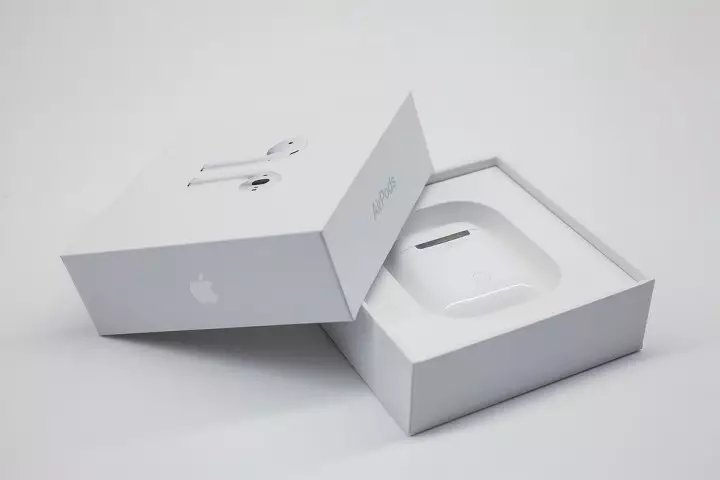 Appleairpods_box.jpg.