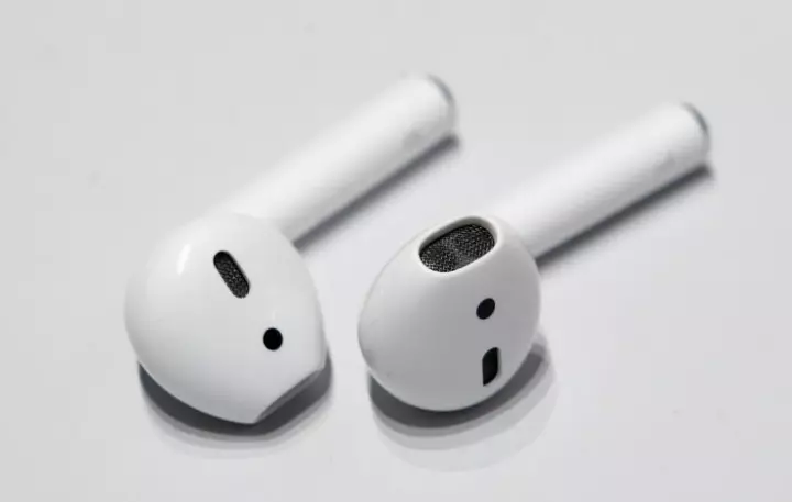 AppleAirpoDS_headset.jpg