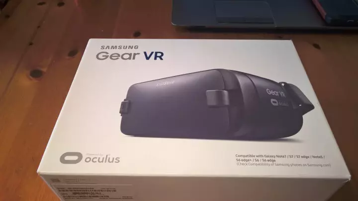 samsunggearvr_box.jpg。