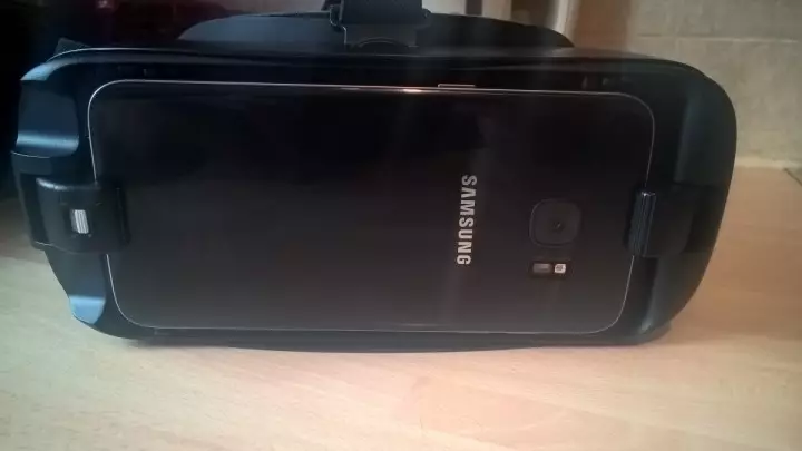 samsunggarvr_back.jpg.