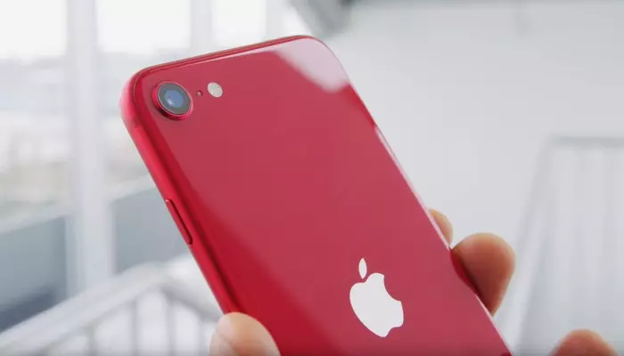 iPhone SE Performance Overtook Wszystkie Flagships Android