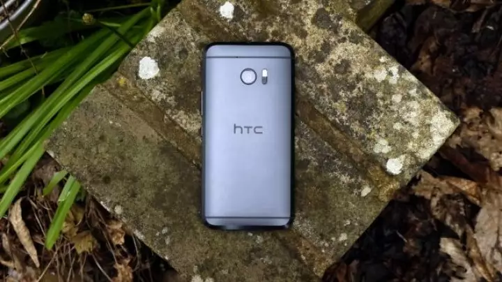 HTC 10.jpg.