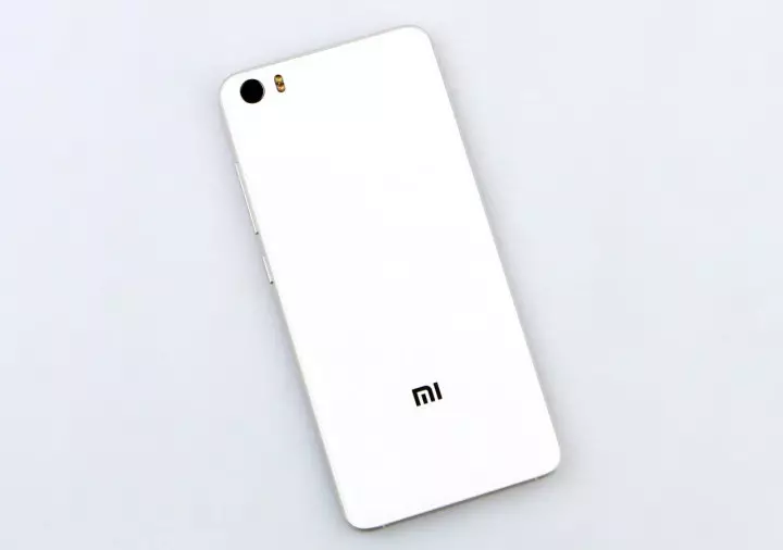 xiaomimi5_back.jpg.