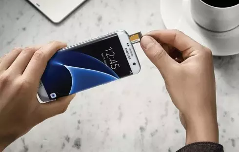 Samsung introduced a microSD of 256 GB