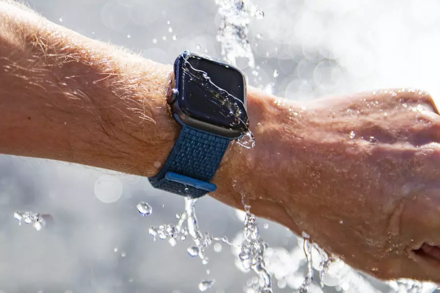 Apple Watch 6 sal watergehalte te bepaal en te red van verdrinking