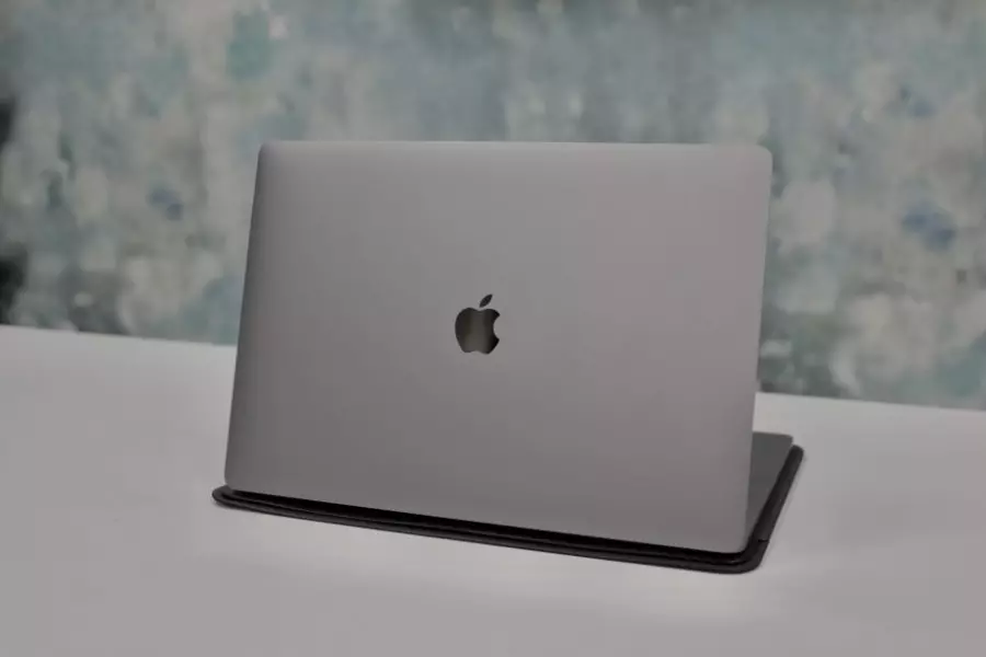 Méadóidh nuashonrú MacOS cadhnraí MacBook