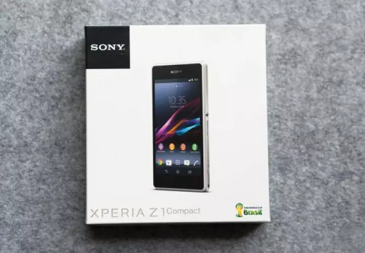 Xperia-Z1-Compact-box.jpg