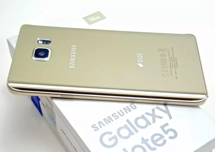 Samsung-galaxy-טאָן-5_באַקק.דזשפּג