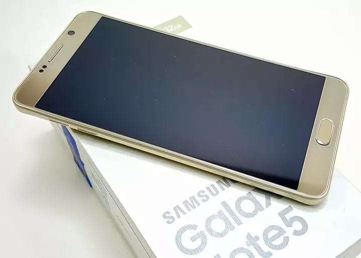 Samsung-galaxy-טאָן-5_פאַסע.דזשפּג