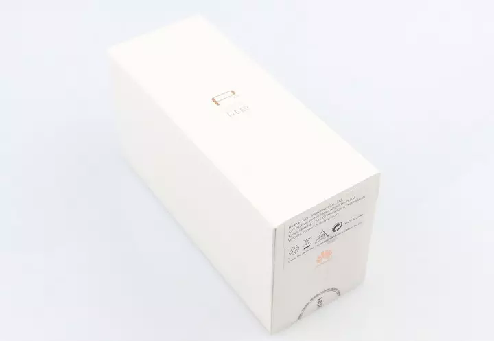 huaweip8lite_box.jpg.