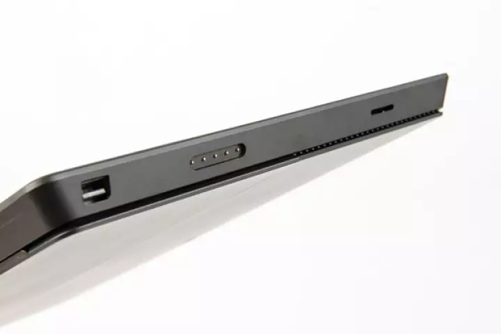 Microsoft-Surface-Pro-2-kwesokudla-side.jpg