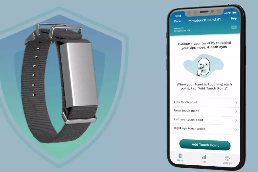 مبارزه با دستبند Immutouch با لمس چهره
