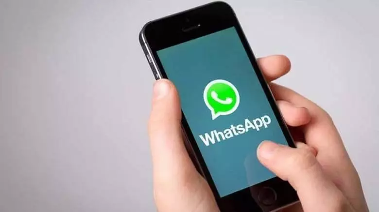 Zuckerberg: WhatsApp سرورز بڑی تعداد میں کالوں سے پگھل سکتے ہیں