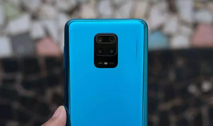 Redmi Note 9 Pro Max - Budget Analogy Galaxy S20