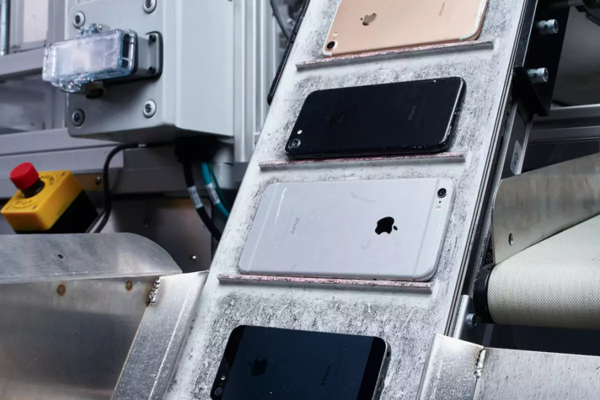 Destinado a la destrucción de 100 000 iPhone estaban en exceso