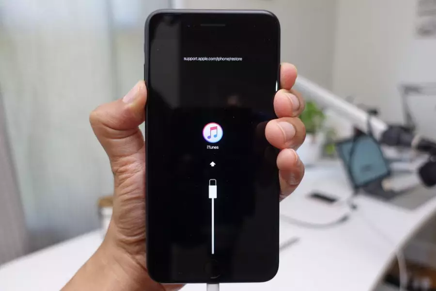 Maaaring mabawi ang iPhone sa pamamagitan ng hangin