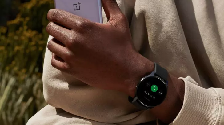 Disajikan OnePlus Watch: Banyak fungsi olahraga dan otonomi yang sangat baik