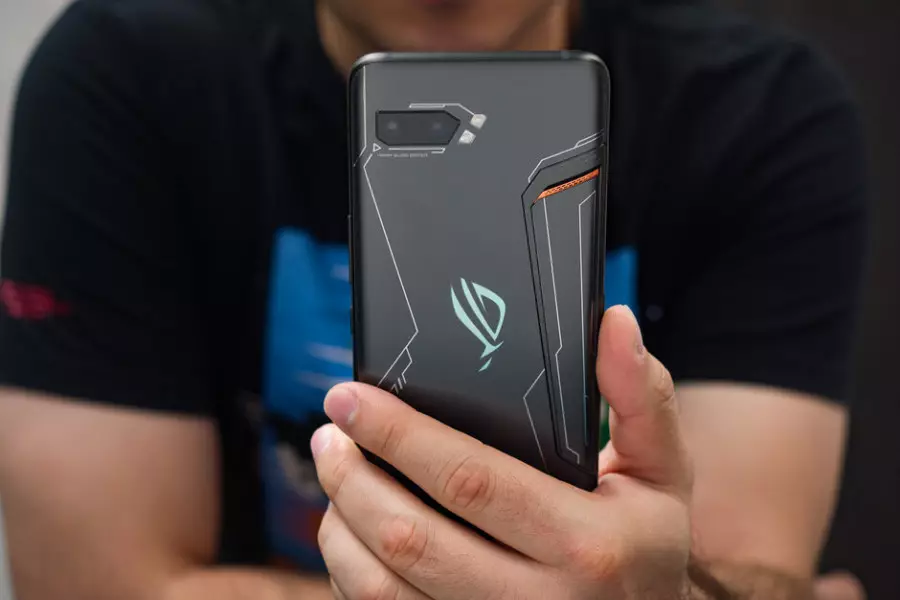 Asus Rog Phone 2 è diventato vittima di Coronavirus