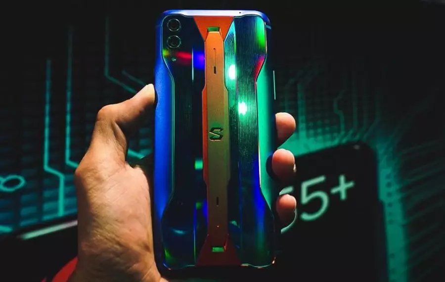 Xiaomi Black Shark 3 16 гб оперативдик оперативдик телефон менен биринчи смартфон болот