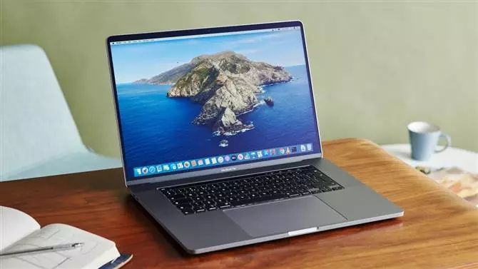 Macbook "киңлек тавышын" алачак.