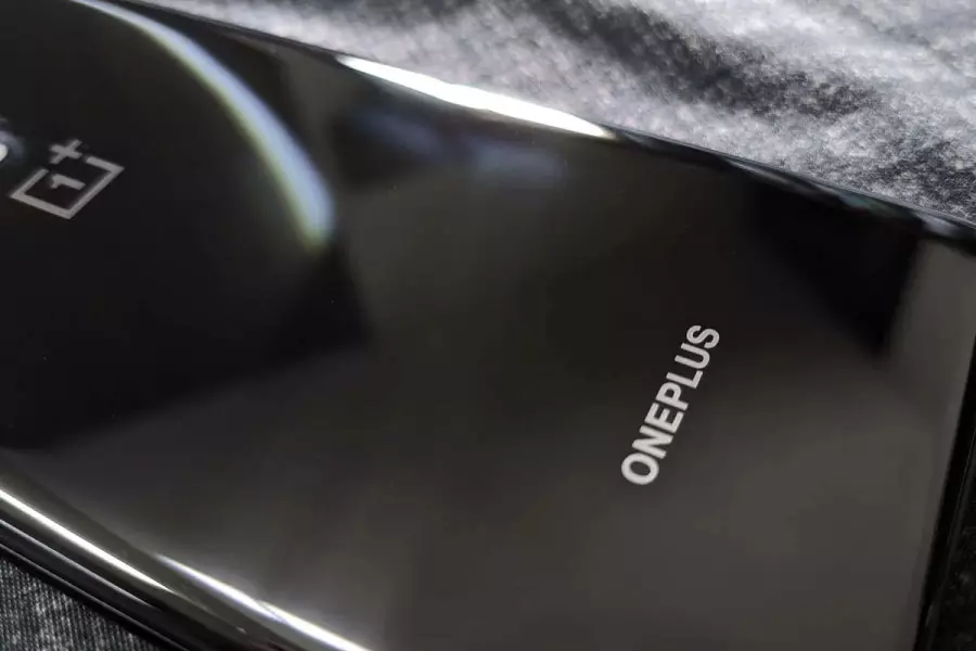 ลักษณะของสมาร์ทโฟนโคลเวอร์ OnePlus สำหรับ $ 200 กลายเป็นที่รู้จัก