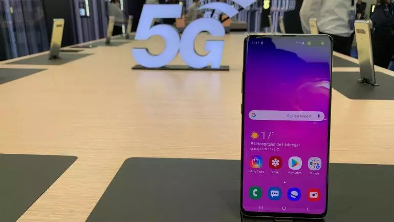 Na 2020, smartphones nwere okpukpu abụọ 5g ga-apụta