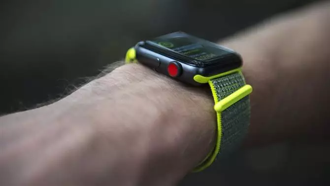 Apple Watch SE - Version abordable de la montre d'horloge à venir 6