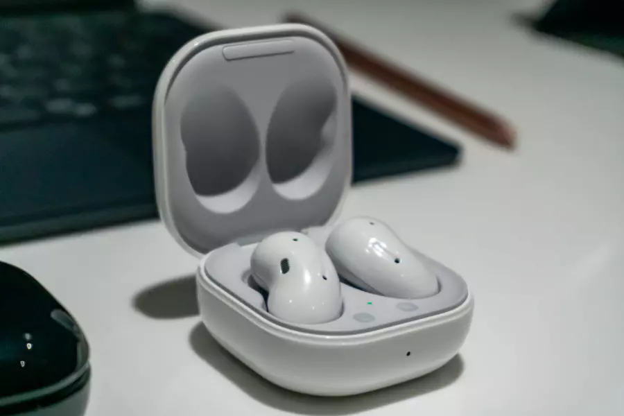 Օգտվողները բողոքում են Samsung նոր ականջակալների գերտաքացման մասին