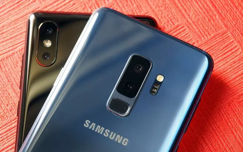 Sa Android SmartPhone gikan sa Xiaomiom ug Samsung nakit-an ang 146 nga mga kahuyangan