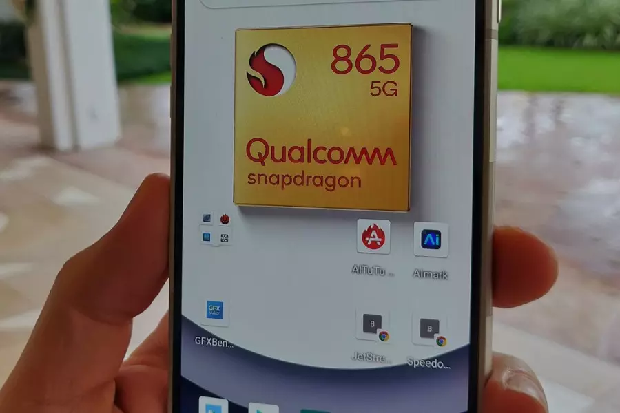 Điện thoại thông minh giá rẻ và mạnh mẽ trên Snapdragon 865