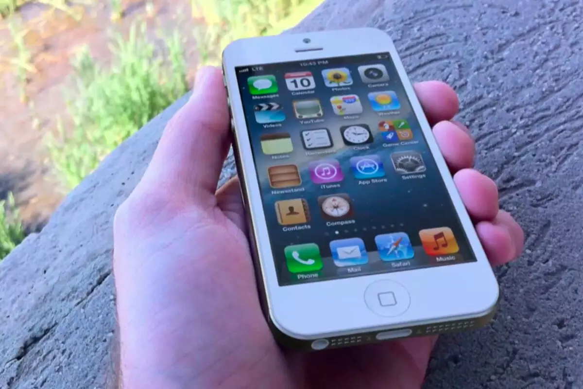 iPhone 5 შეწყდება მუშაობა, თუ არ ჩამოტვირთოთ განახლება Apple