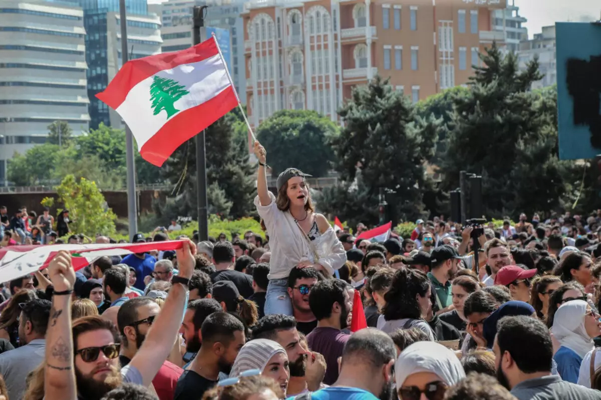 Misonkho ya WhatsApp idayambitsa ziwonetsero zowopsa ku Lebanon