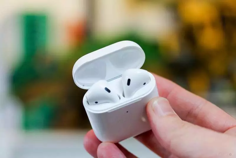 "Apple" išlaisvins naujus "Airpods Pro" ausines iki spalio pabaigos