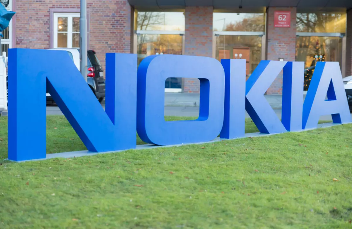 Nokia will revive legendary push-button phones