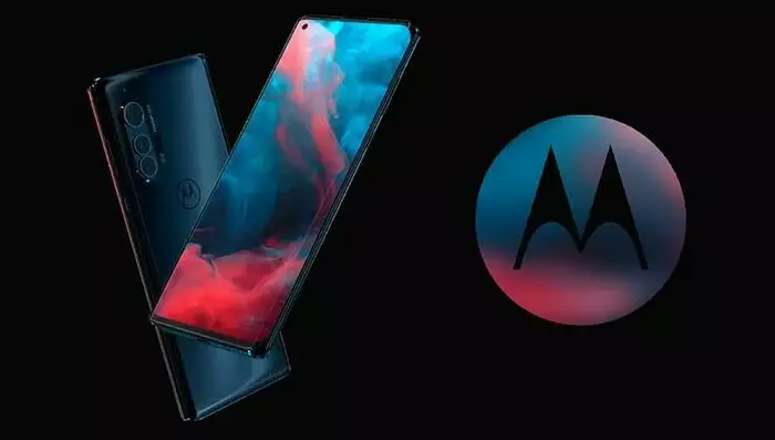 Motorola ag ullmhú smartphone le próiseálaí suaitheanta agus scáileán neamhghnách