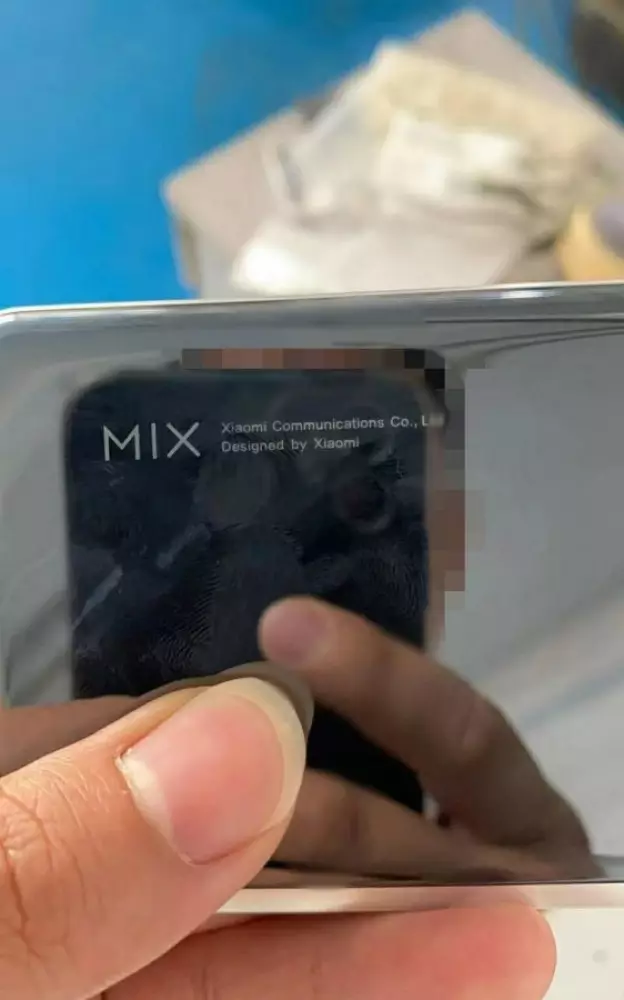 Nýjar myndir af brjóta saman Xiaomi Mi Mix Hull birtist á netinu 35522_3