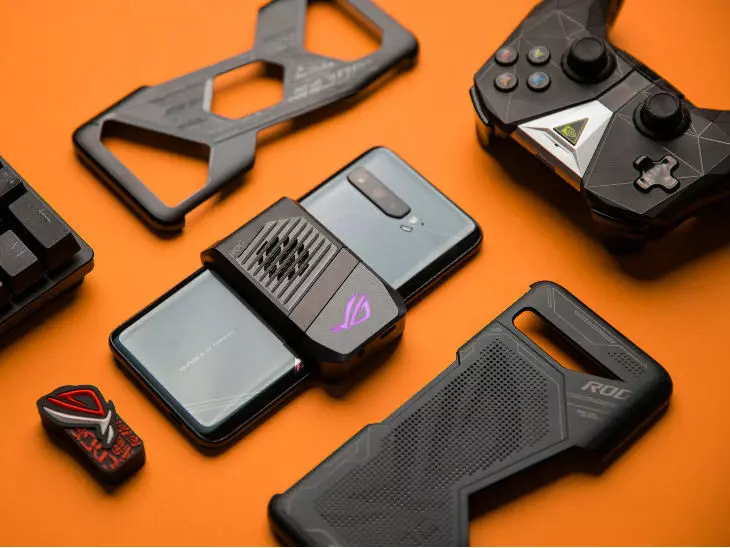 Asus ROG Phone 3 Game Smartphone berubah menjadi konsol dengan aksesori