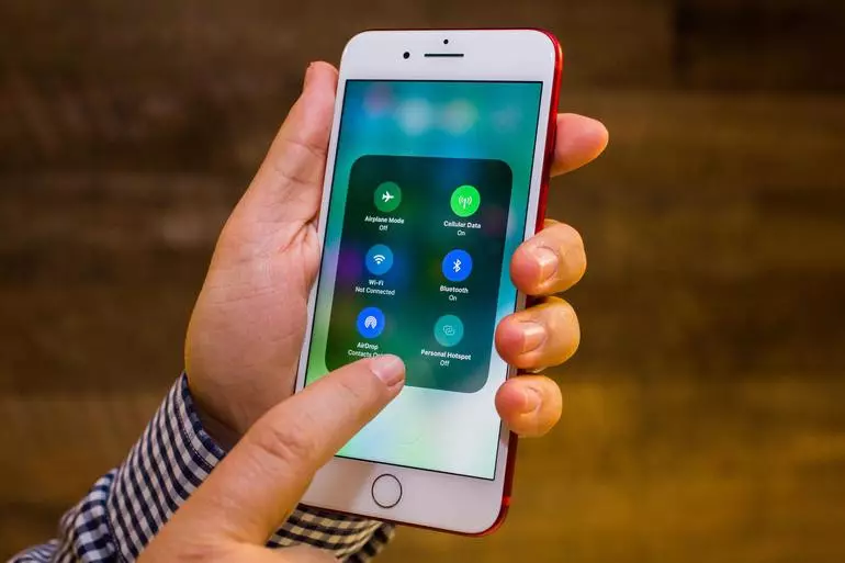 iOS 12.1.2 Ora spegne Wi-Fi in iPhone