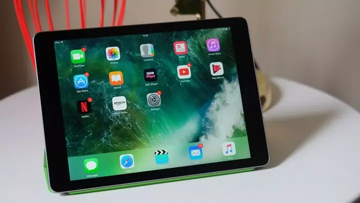 iPad2017.jpg.