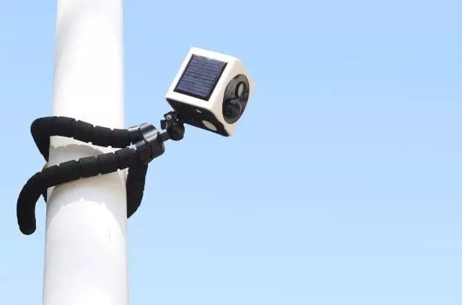 Eyecube - kamera pengawasan nirkabel kompak kanthi baterei solar