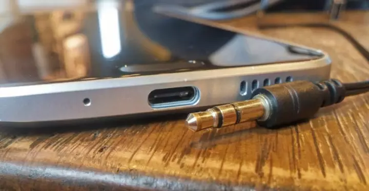 USB-Type-C-Audio-Jack.jpg