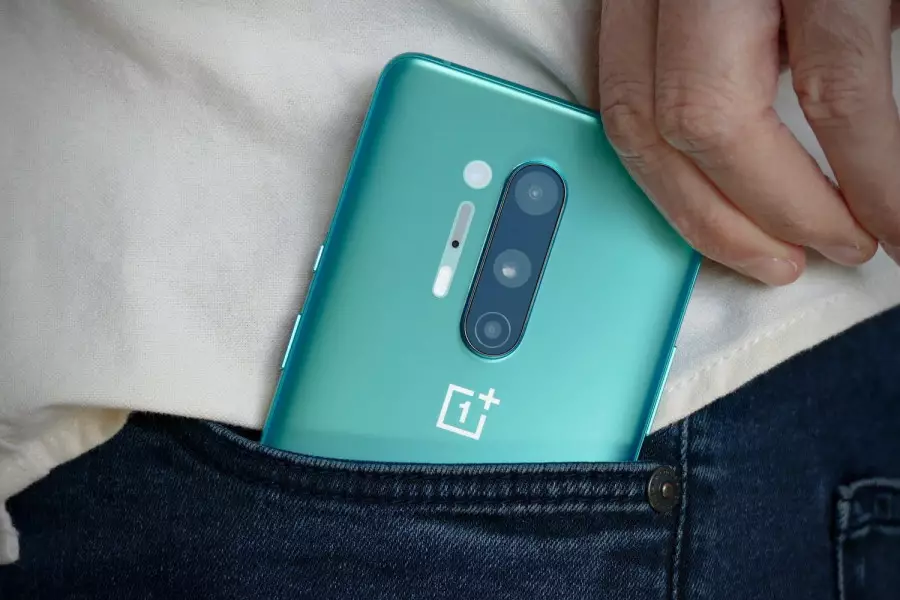 OnePlus يەنە خامچوت ئەقلىي ئىقتىدارلىق تېلېفوننى ئېلان قىلىدۇ